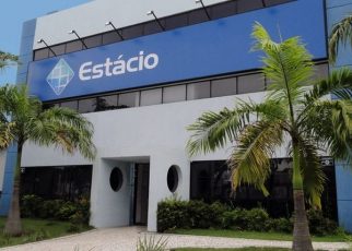 Estácio tem vestibular gratuito com prova online e bolsas de estudo